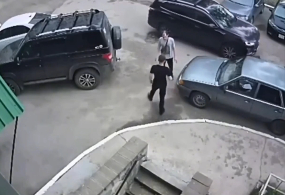 KrudPlug Mobile - Man killed with single punch after mistaking delivery ...